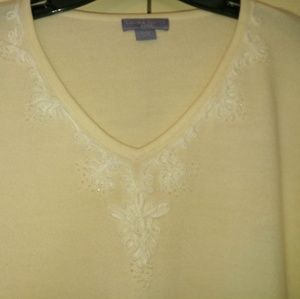 Laura Scott | Sweaters | Laura Scott Petite Vneck Sweater | Poshmark